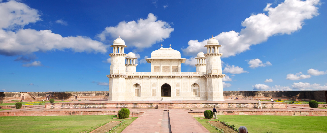 Visit Tomb Itimad Ud Daulah with Your Family