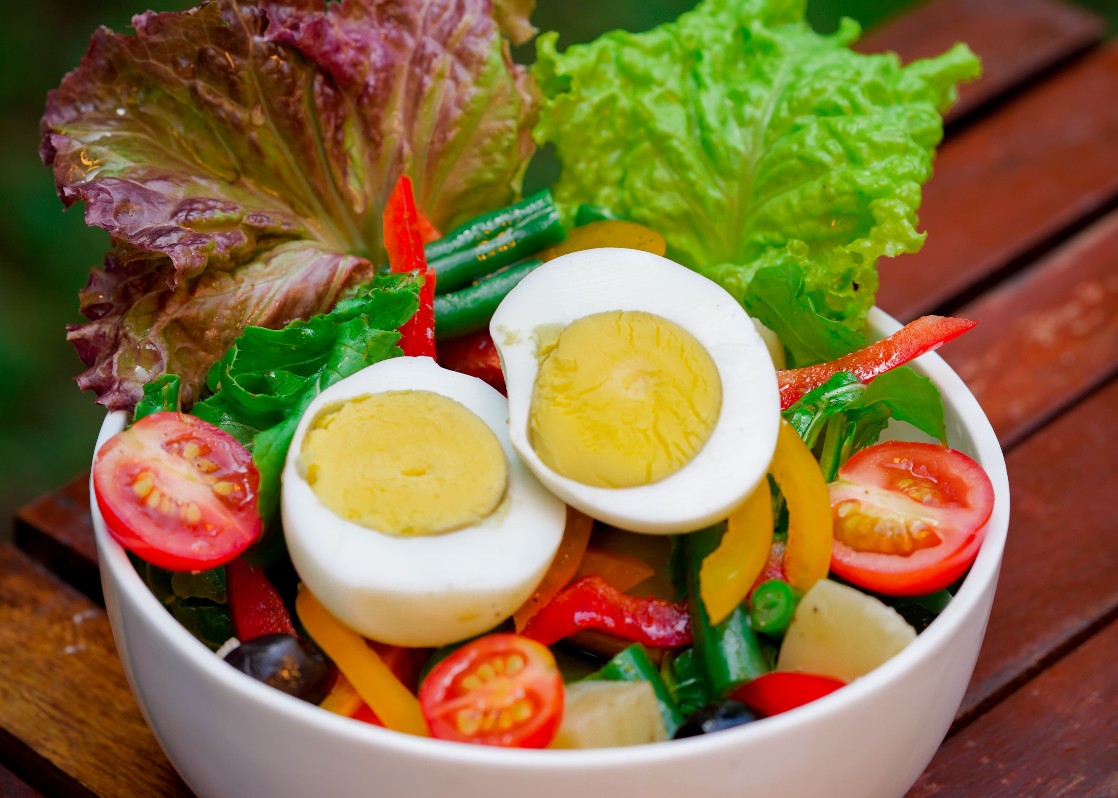 Curries multi-cuisine restaurant in Assonora, Goa - Club Mahindra